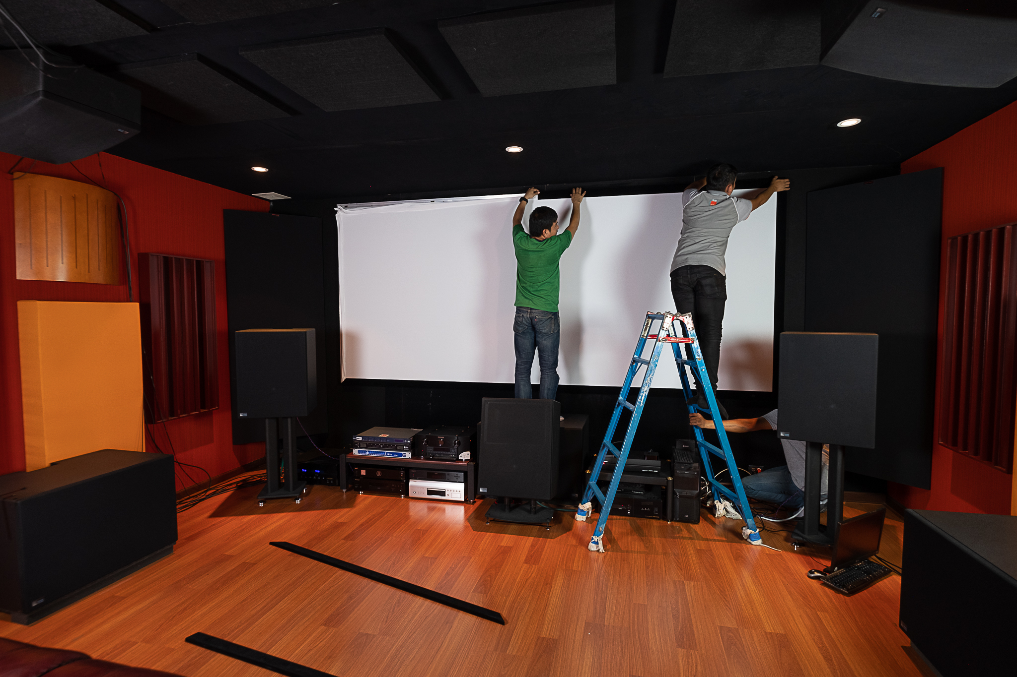 DT Screens - Mor Aek Home Theater