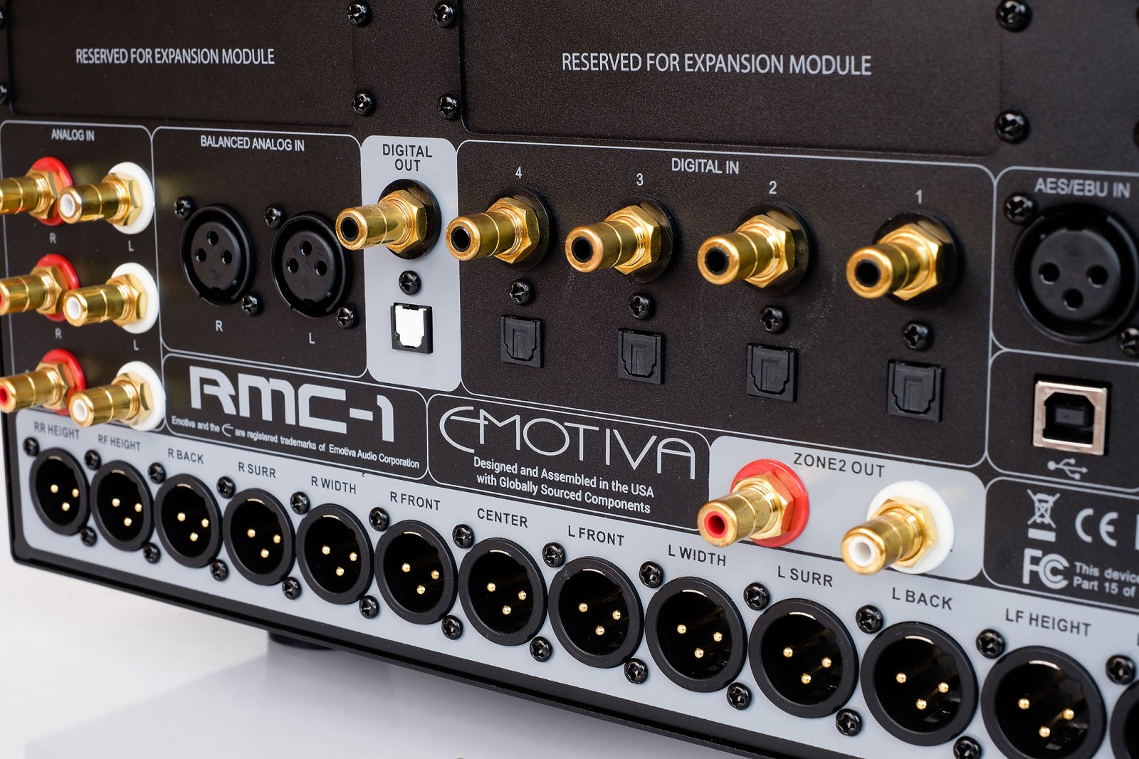 Emotiva RMC-1 - Mor Aek Home Theater